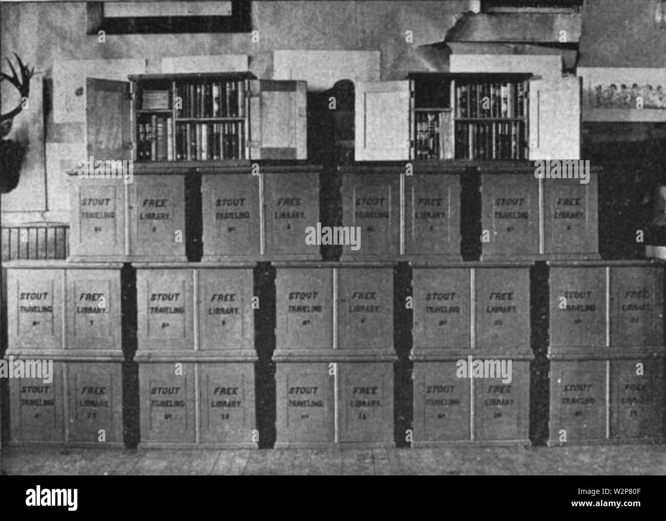 Program library hi-res stock photography and images - Alamy