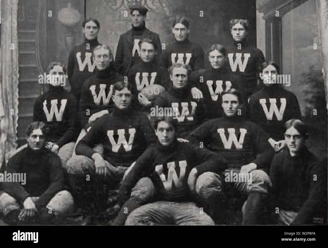 College football team hi-res stock photography and images - Alamy