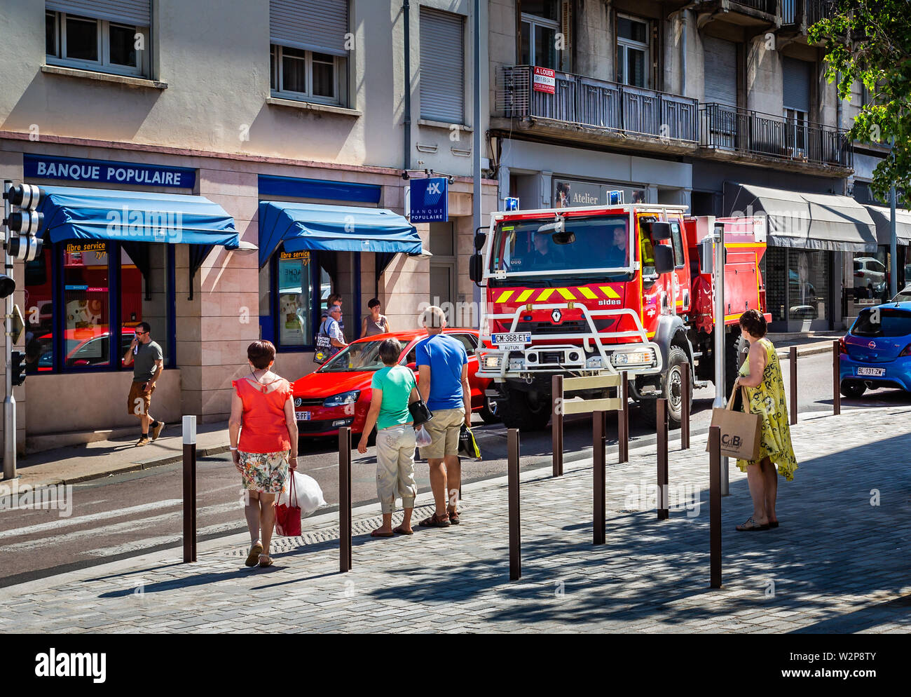 Red fire engine hi-res stock photography and images - Alamy