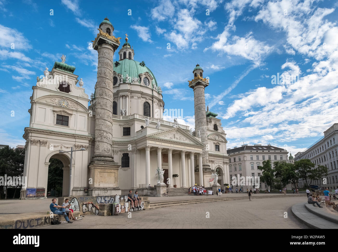 Baroque architecture vienna hi-res stock photography and images - Alamy