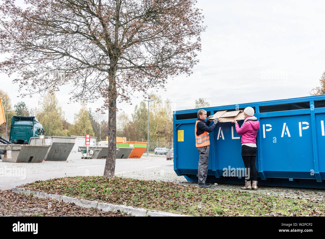 Waste paper container hi-res stock photography and images - Alamy