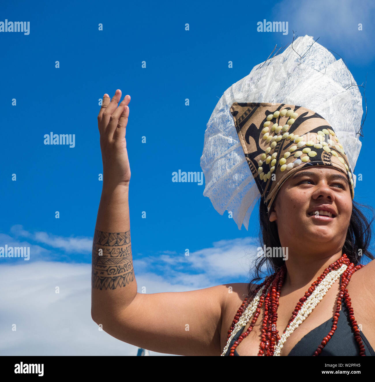 Tahitian woman hi-res stock photography and images - Alamy