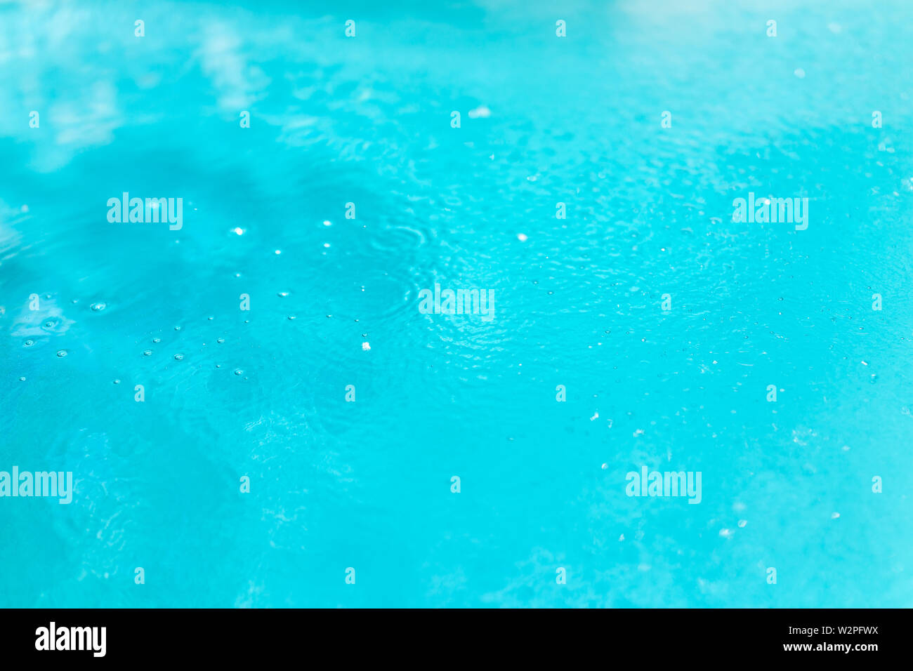 Bubbles underwater in swimming pool hi-res stock photography and images ...