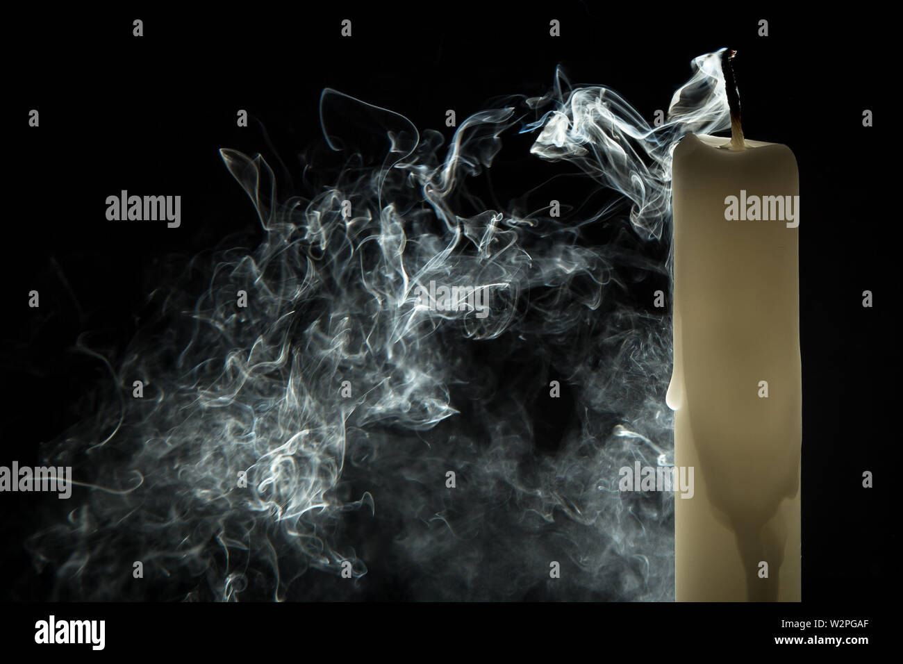 Black smoke background hi-res stock photography and images - Alamy