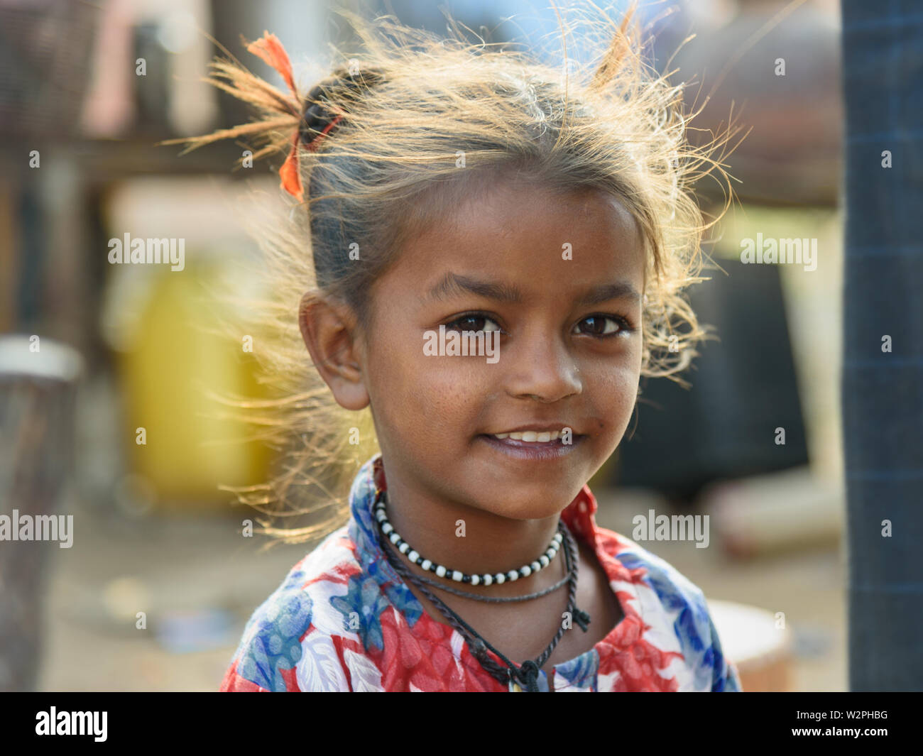 Poor people smile hi-res stock photography and images - Alamy