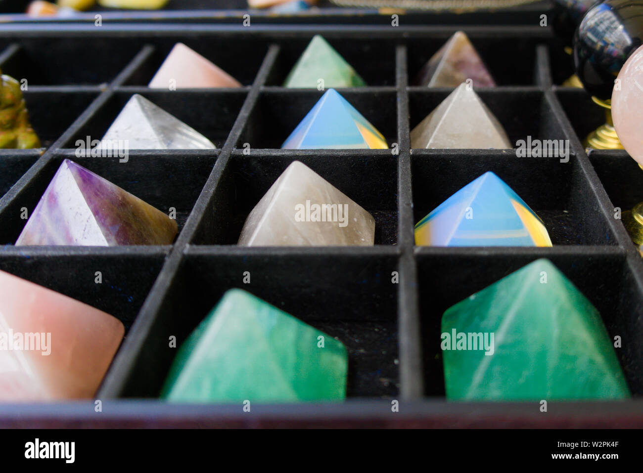 Colorful crystals hi-res stock photography and images - Alamy