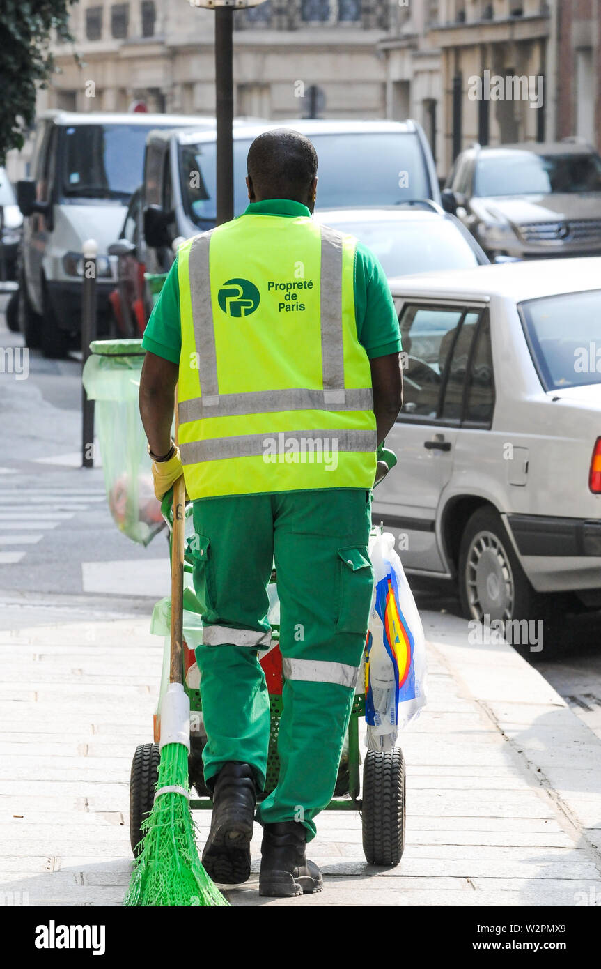 Environmental services paris hi-res stock photography and images - Alamy