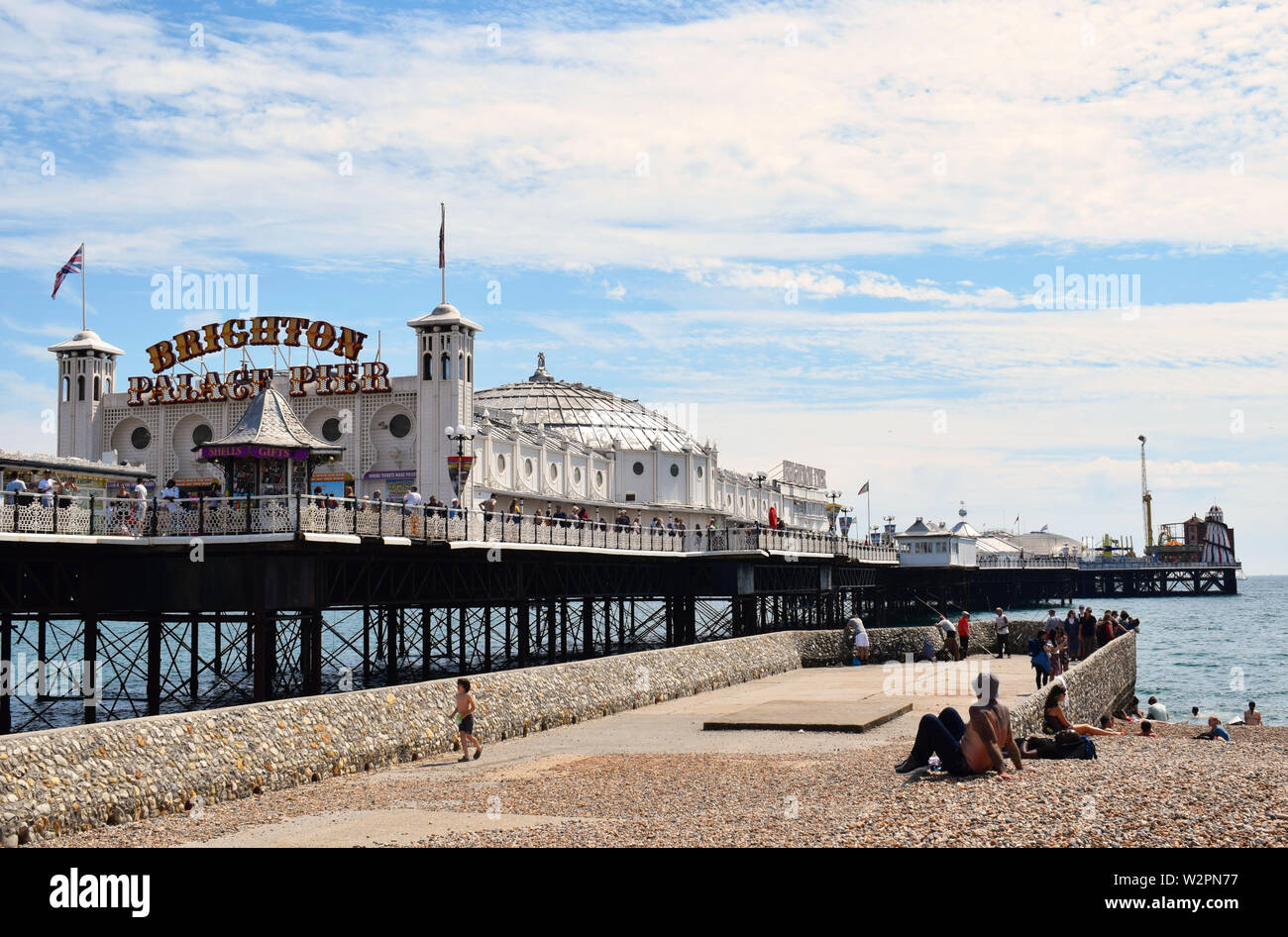 British pleasure pier hi-res stock photography and images - Alamy