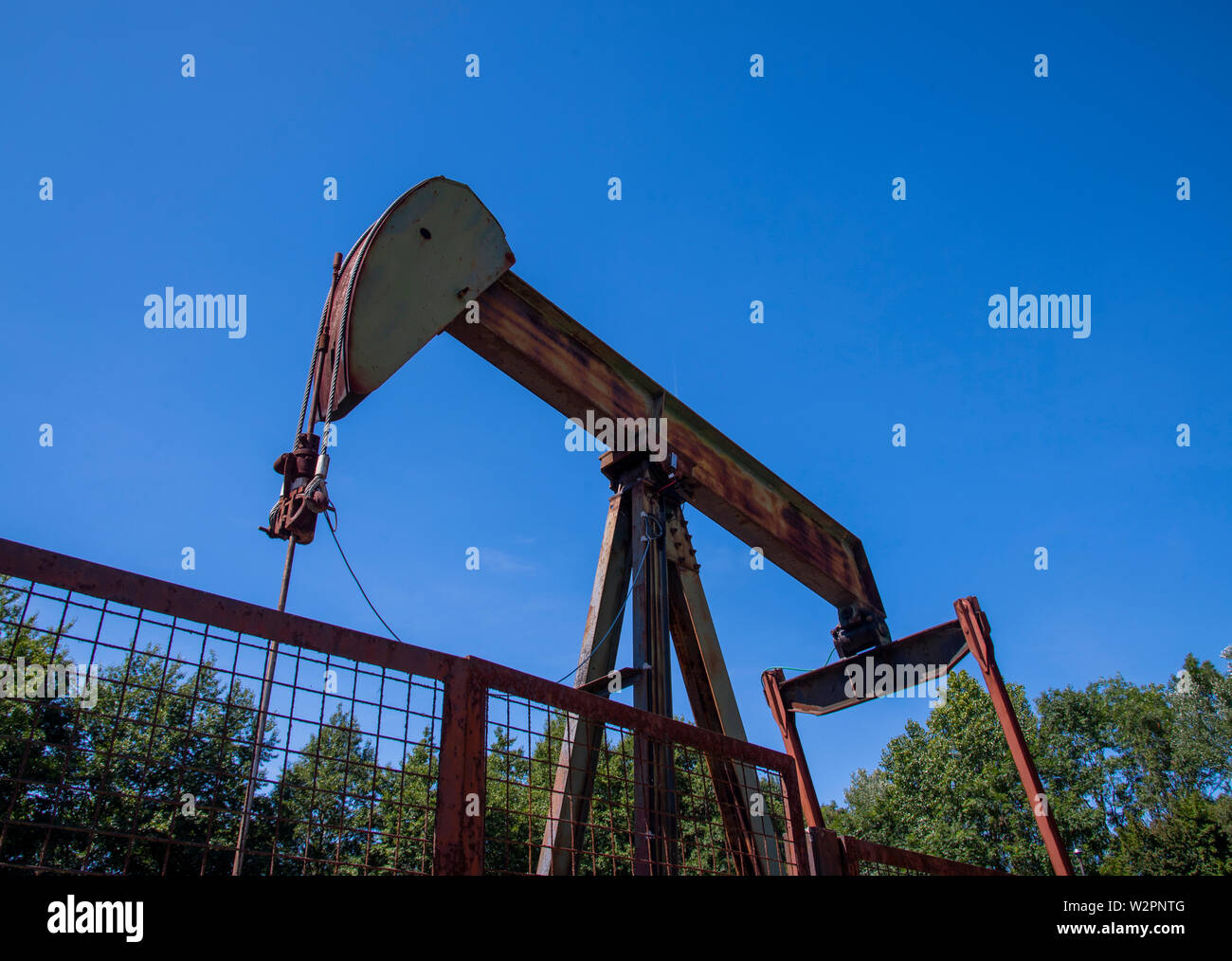 Donkey pump hi-res stock photography and images - Alamy