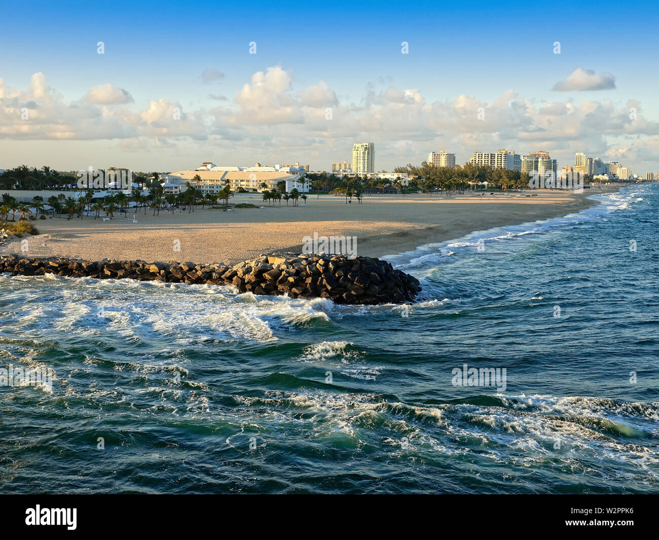 Fort lauderdale beach skyline hi-res stock photography and images - Alamy