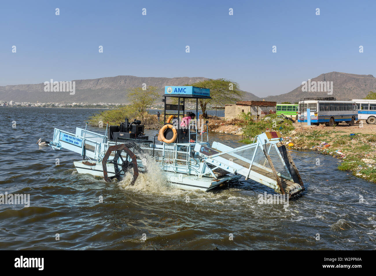 Cleaning garbage in india hi-res stock photography and images - Alamy