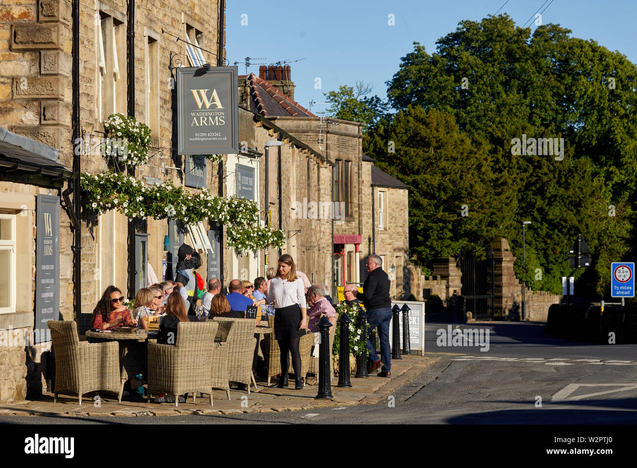 Clitheroe pub hi-res stock photography and images - Alamy