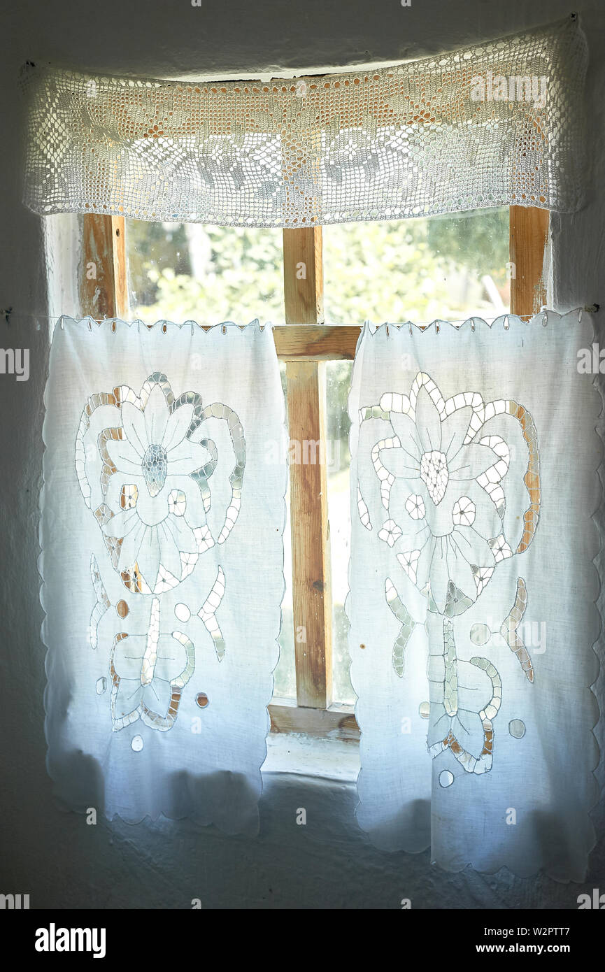 White starched linen hi-res stock photography and images - Alamy