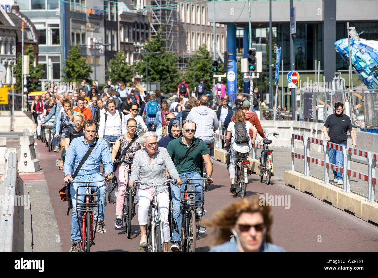 Bicycle traffic hi-res stock photography and images - Alamy