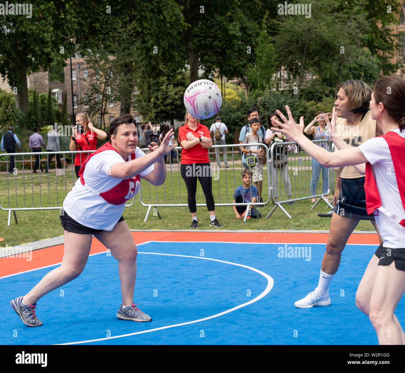 Netball player hi-res stock photography and images - Alamy