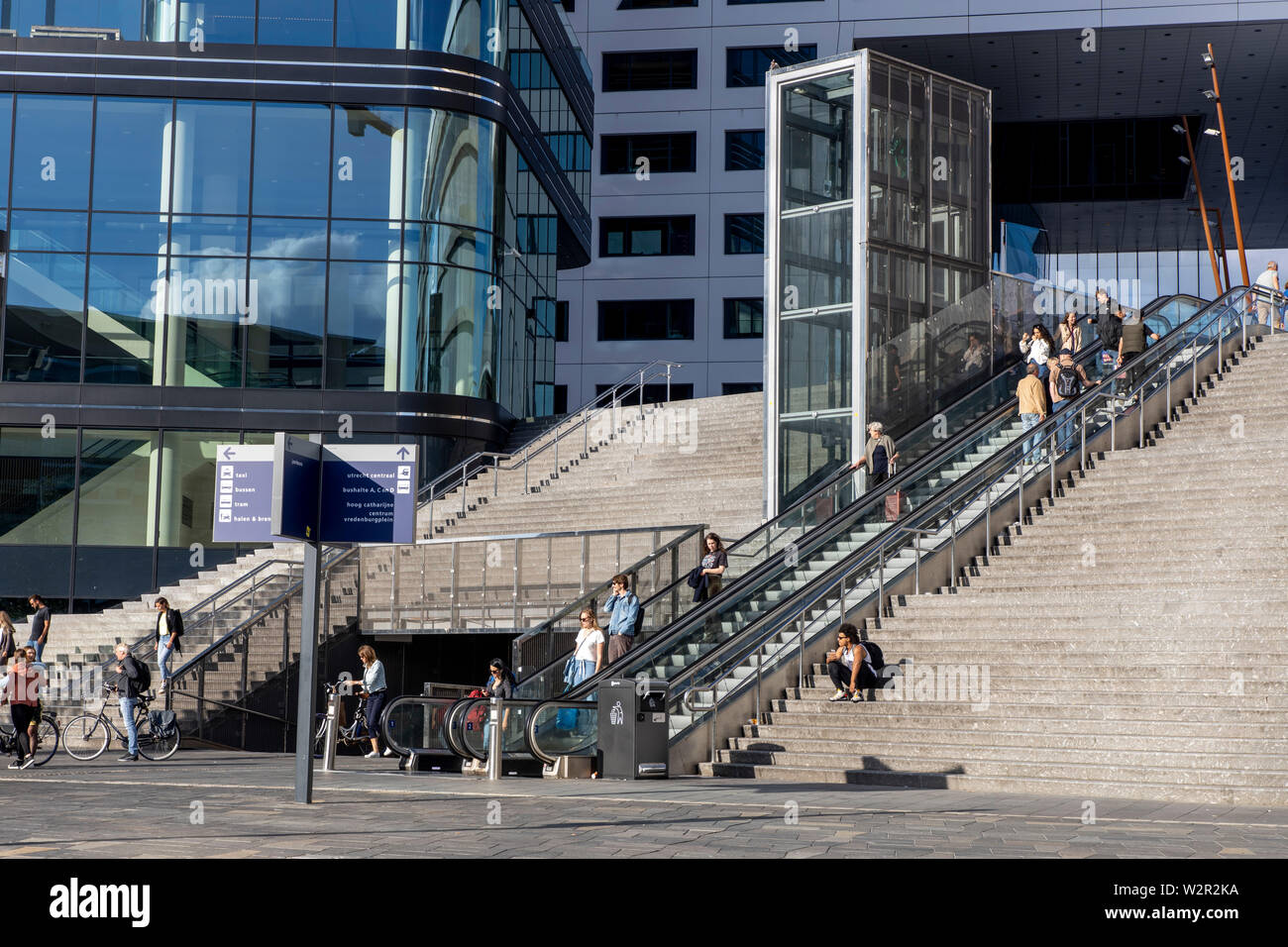 Downtown with town hall hi-res stock photography and images - Alamy