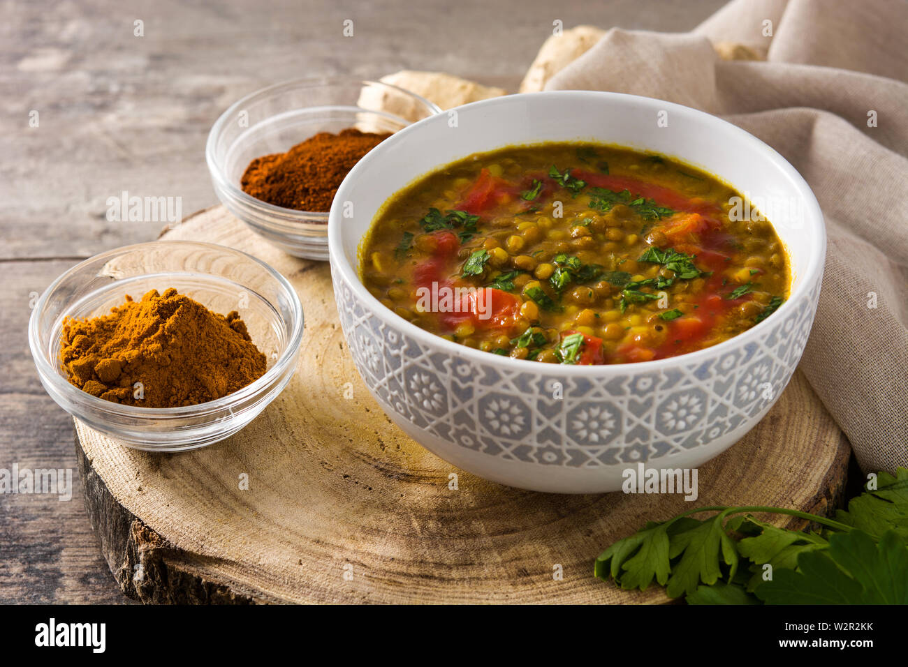 Dhal vegetal hi-res stock photography and images - Alamy