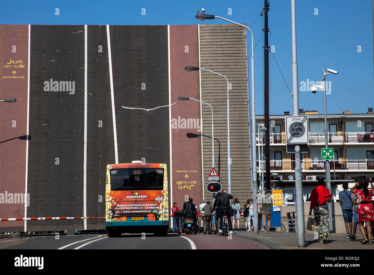 Bridge flap hi-res stock photography and images - Alamy