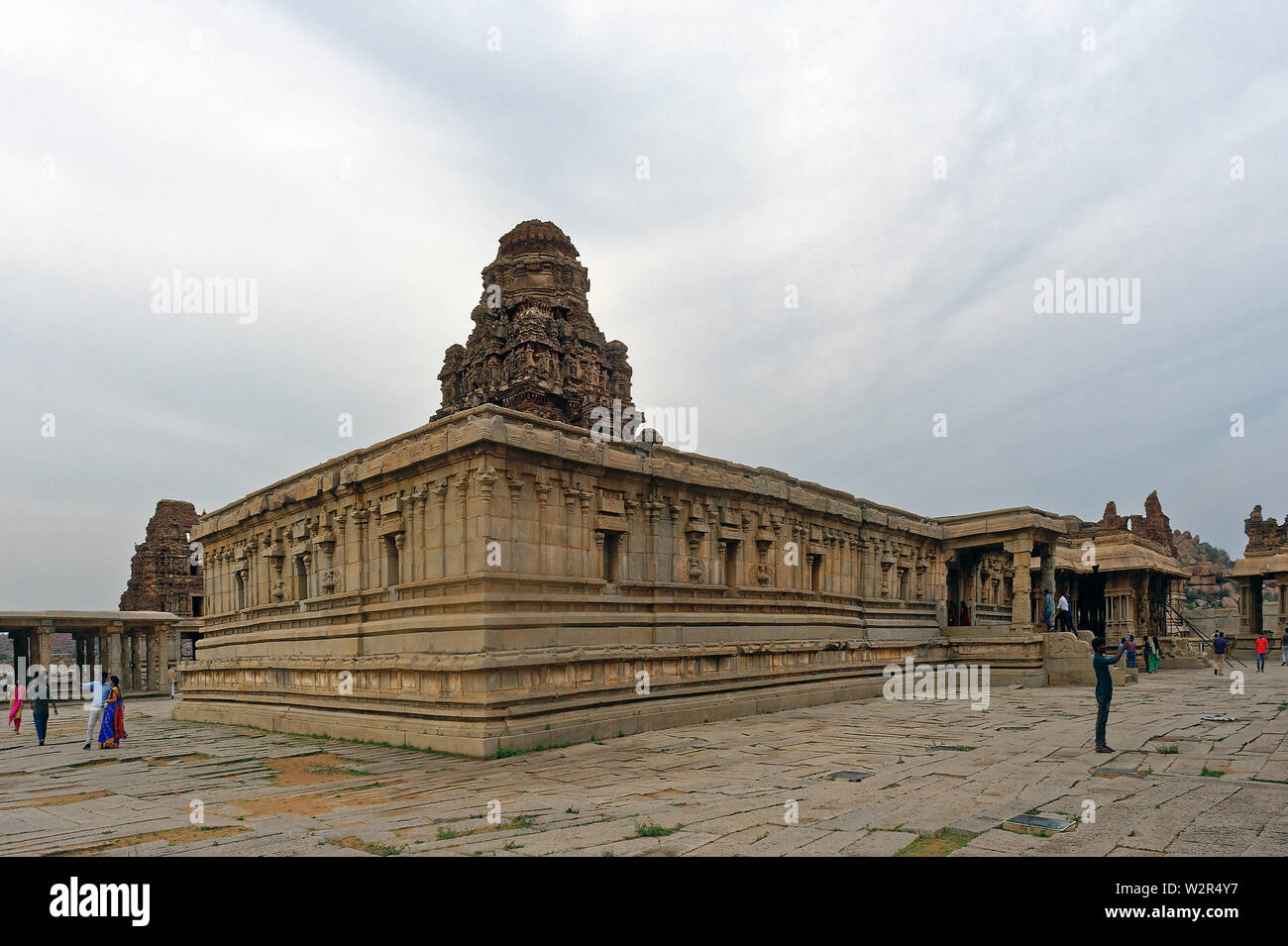 Ancient Vitthala Hindu temple Stock Photo - Alamy