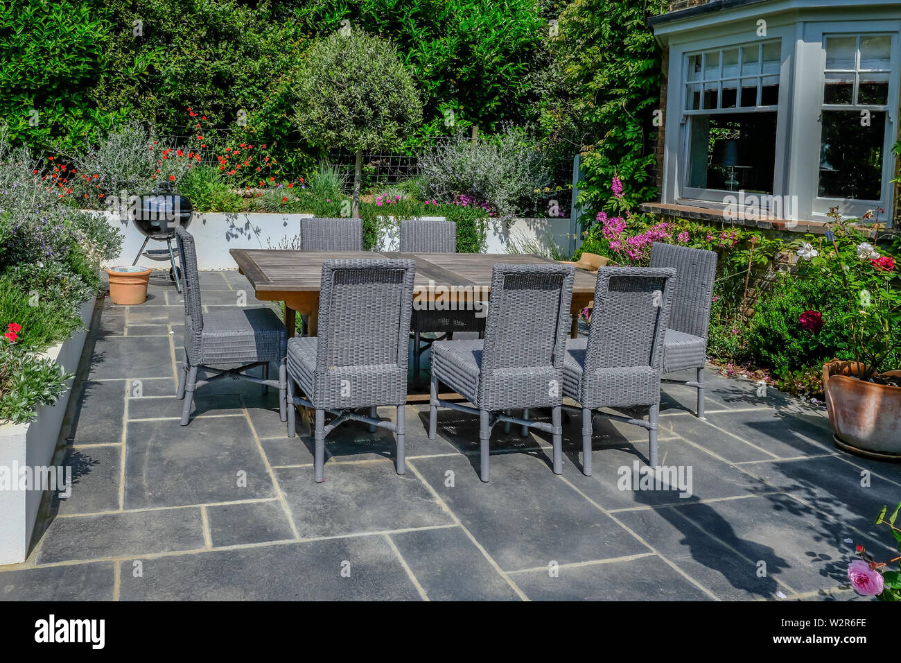 Curved Outdoor Bar Ba Q