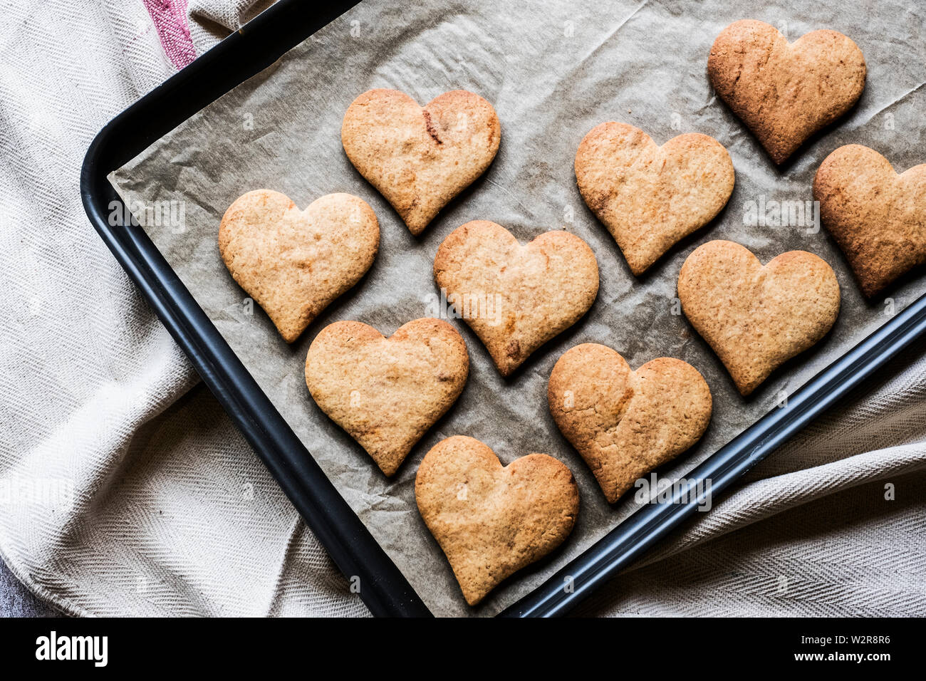 Hart shaped cookies hi-res stock photography and images - Alamy
