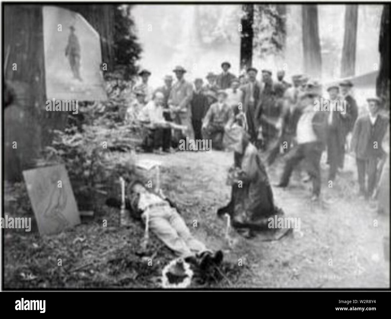 Bohemian grove - 1915 ritual Stock Photo - Alamy