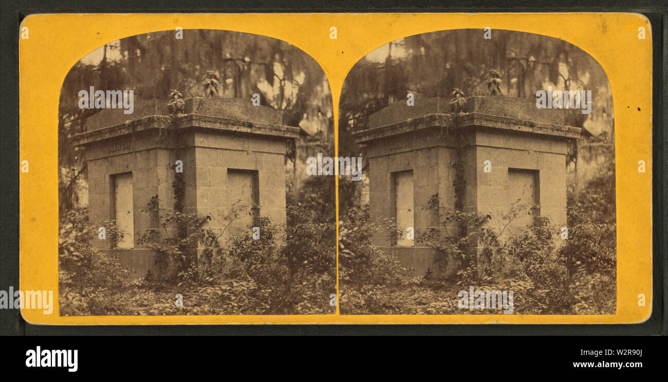 Bonaventure cemetery monument hi-res stock photography and images - Alamy