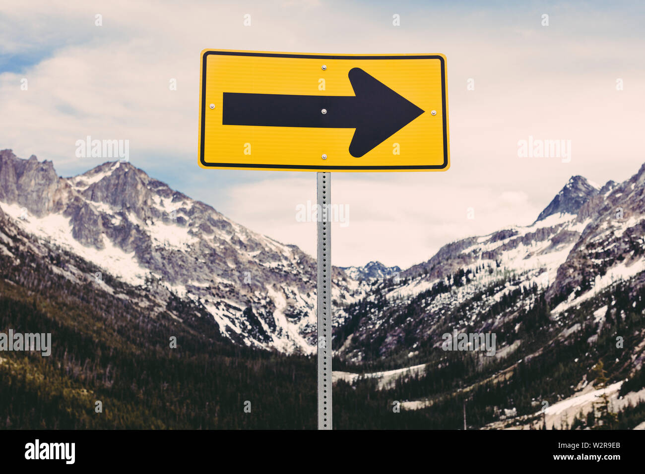 Directional arrow sign hi-res stock photography and images - Alamy