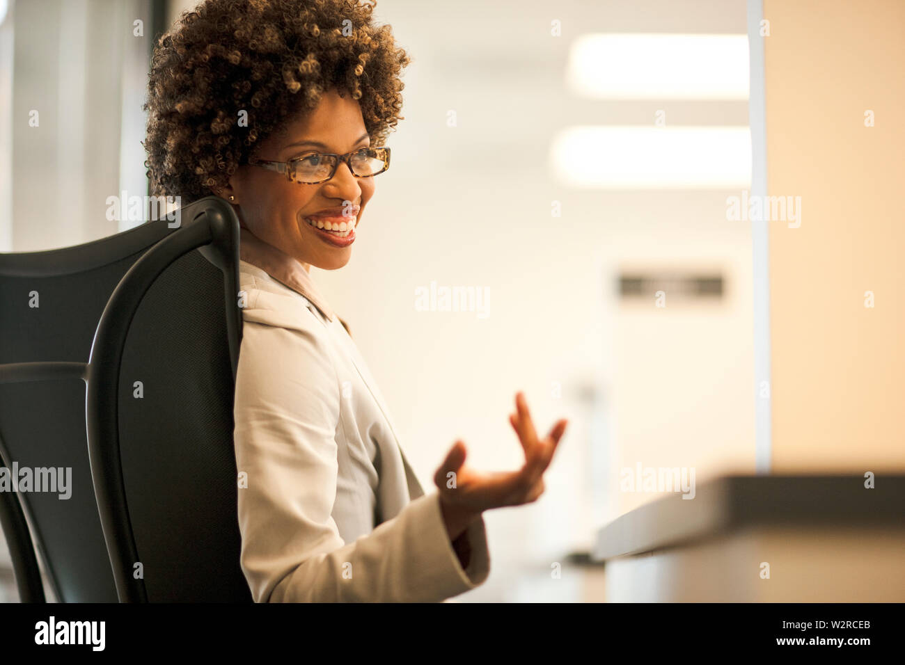 Gesture talking hi-res stock photography and images - Alamy