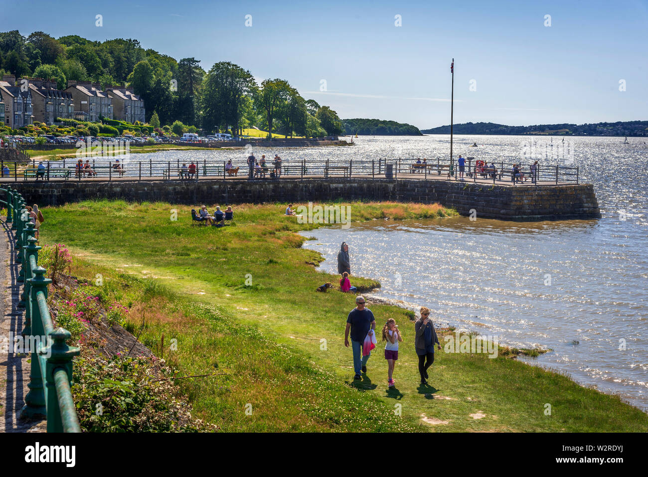 Arnside on the estuary of the river kent hi-res stock photography and ...