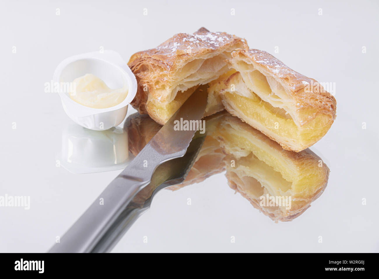 Puff pastry base hi-res stock photography and images - Alamy