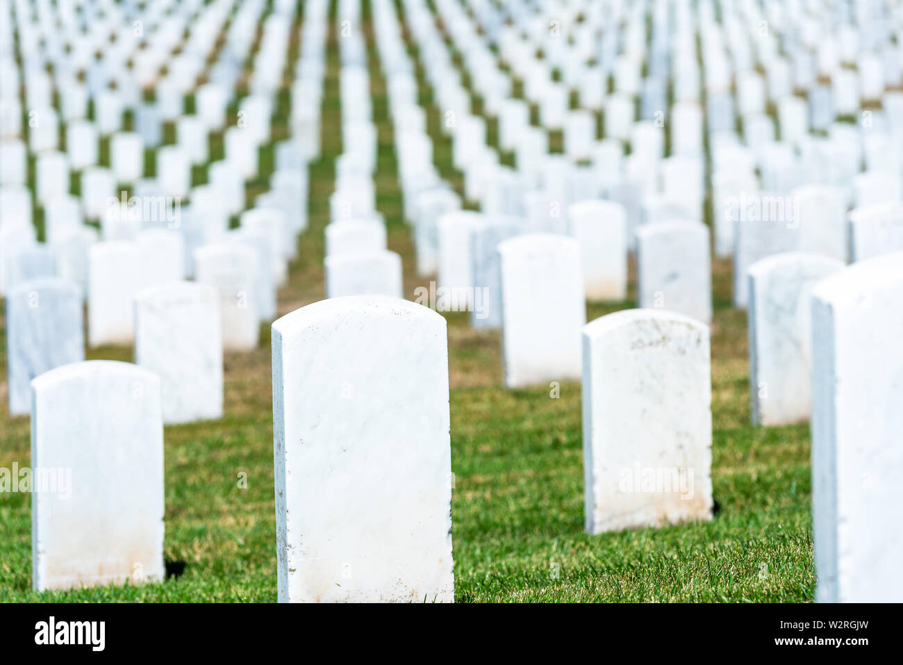 Golden gate national cemetery hi-res stock photography and images - Alamy
