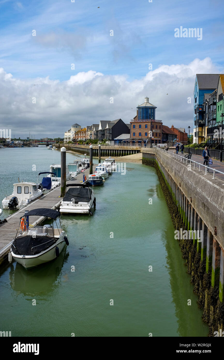 Littlehampton west sussex boat hi-res stock photography and images - Alamy