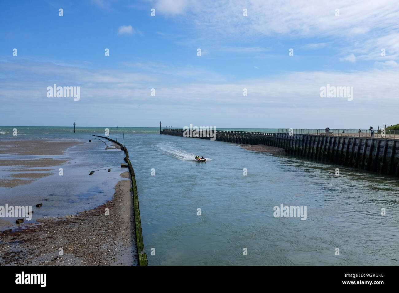 Littlehampton west sussex boat hi-res stock photography and images - Alamy