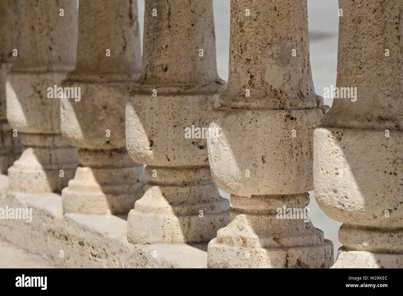 Ancient stone columns hi-res stock photography and images - Alamy