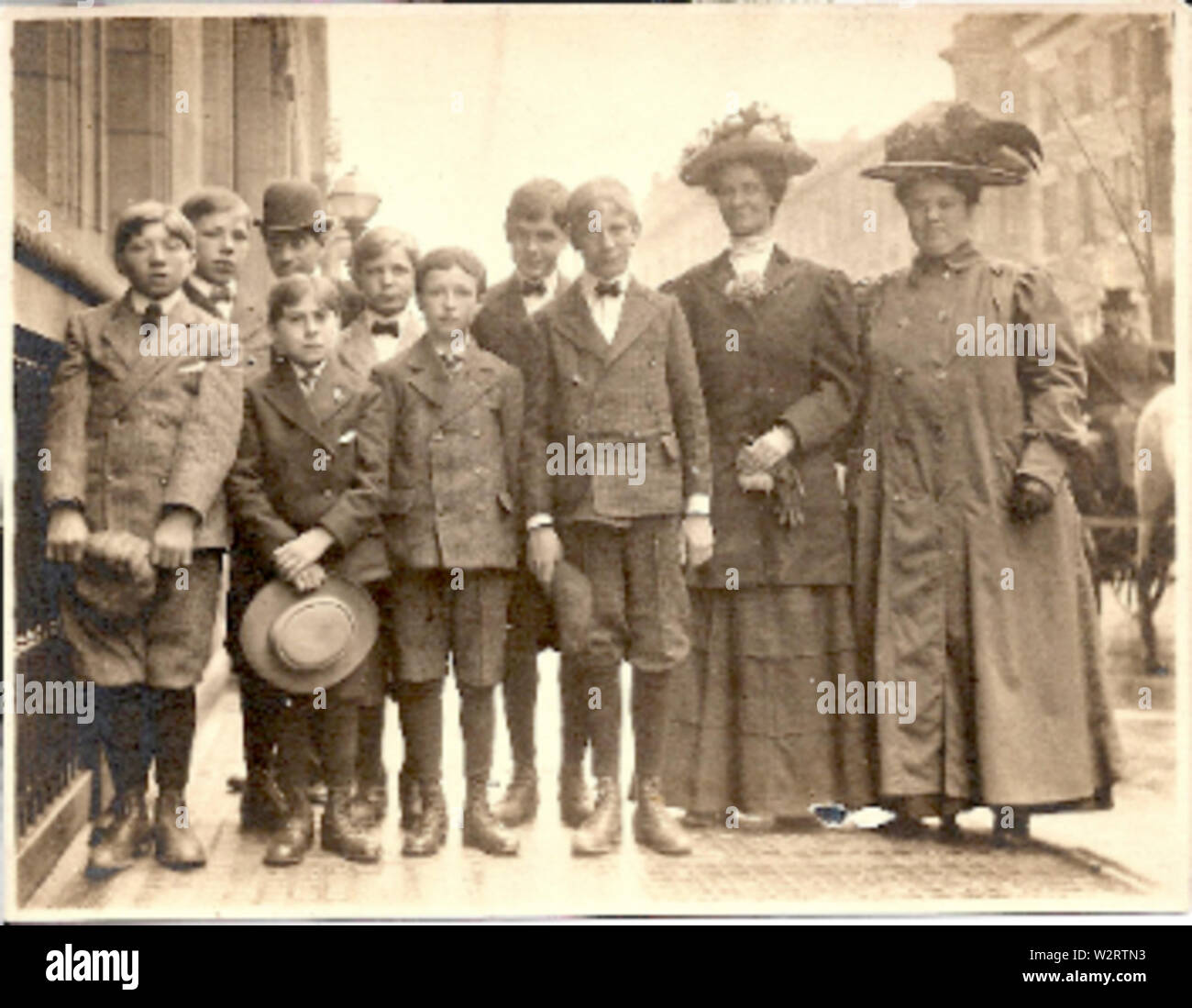 Childrens aid society hi-res stock photography and images - Alamy