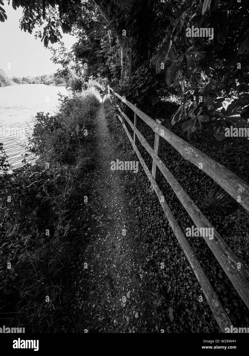 The Ridgeway Prehistoric Road, Next to the River Thames, South Stoke ...