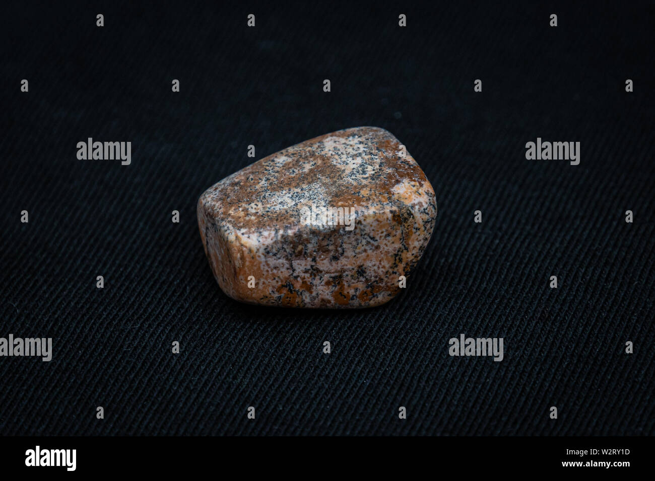 Orange and purple rock mineral hi-res stock photography and images - Alamy