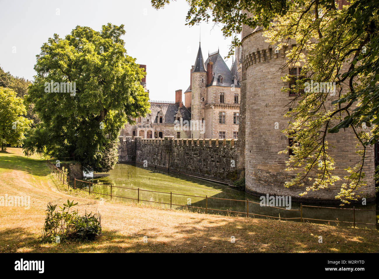 Castle de la bretesche hi-res stock photography and images - Alamy