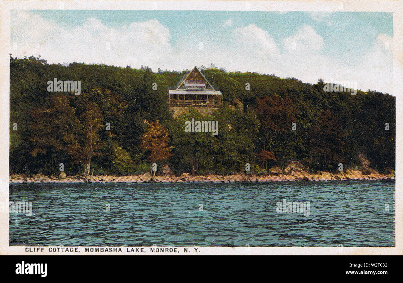 Cliff Cottage, Mombasha Lake, Monroe, New York Stock Photo - Alamy