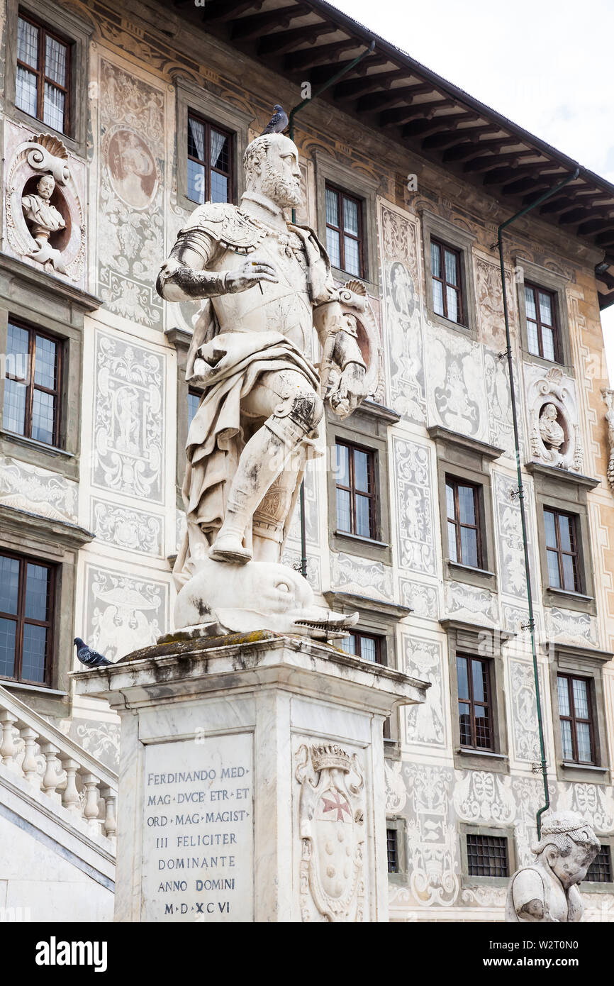 PISA, ITALY - APRIL, 2018: The statue of Cosimo I de Medici in front of ...