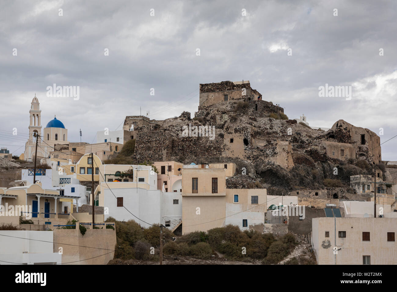 Santorini venetian castle akrotiri hi-res stock photography and images ...