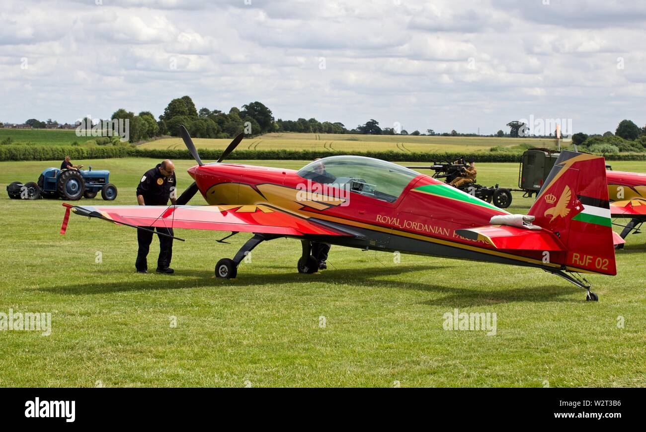 Extra 330 lx hi-res stock photography and images - Alamy