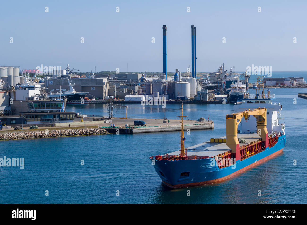 Oil tanker at sea hi-res stock photography and images - Alamy