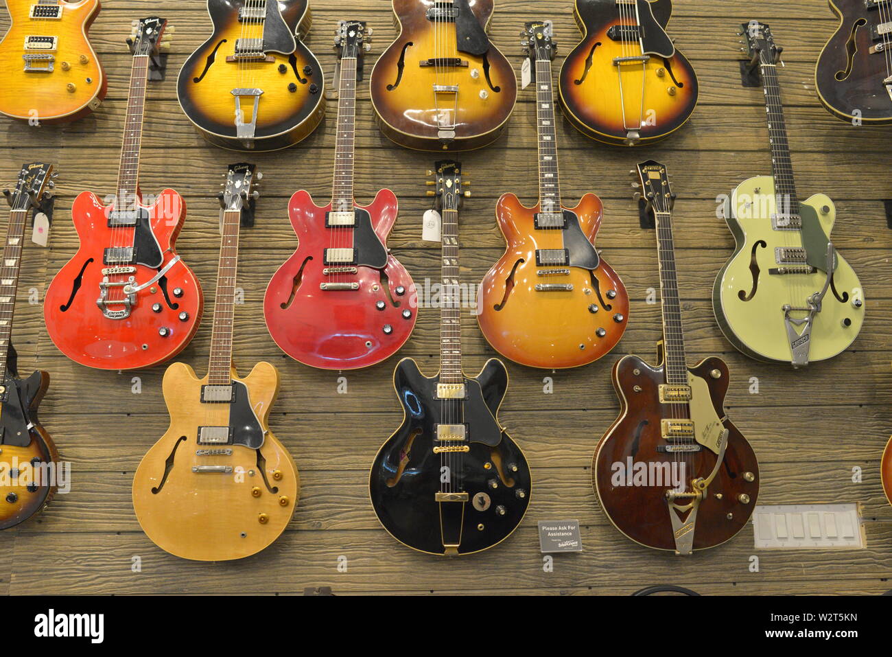 Electric Guitars from the 1960s of many colors Stock Photo - Alamy