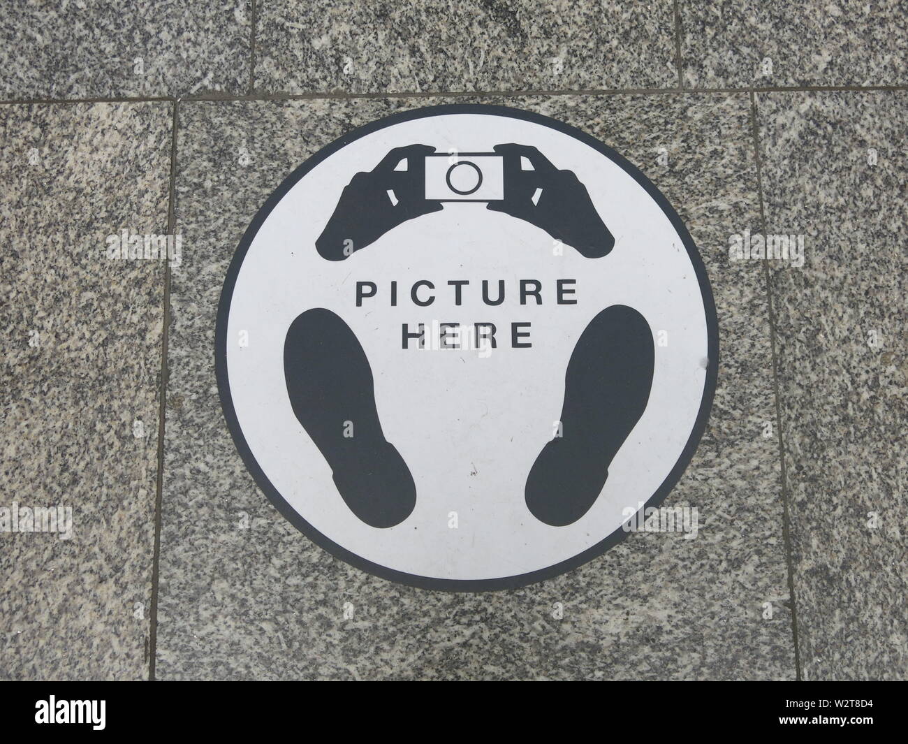 Ground click hi-res stock photography and images - Alamy
