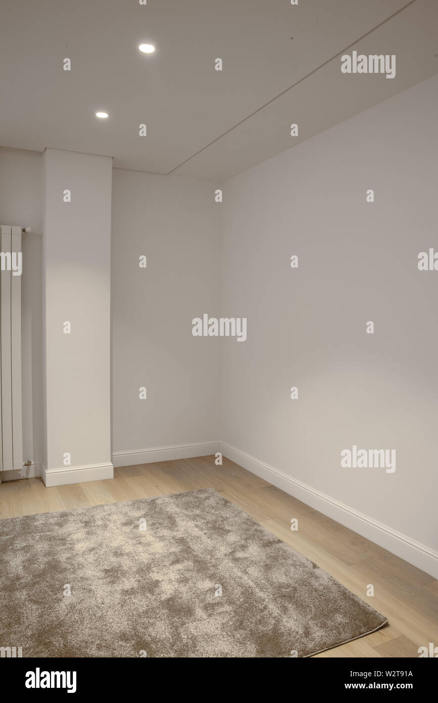 Ceiling ceiling and carpet empty hi-res stock photography and images ...