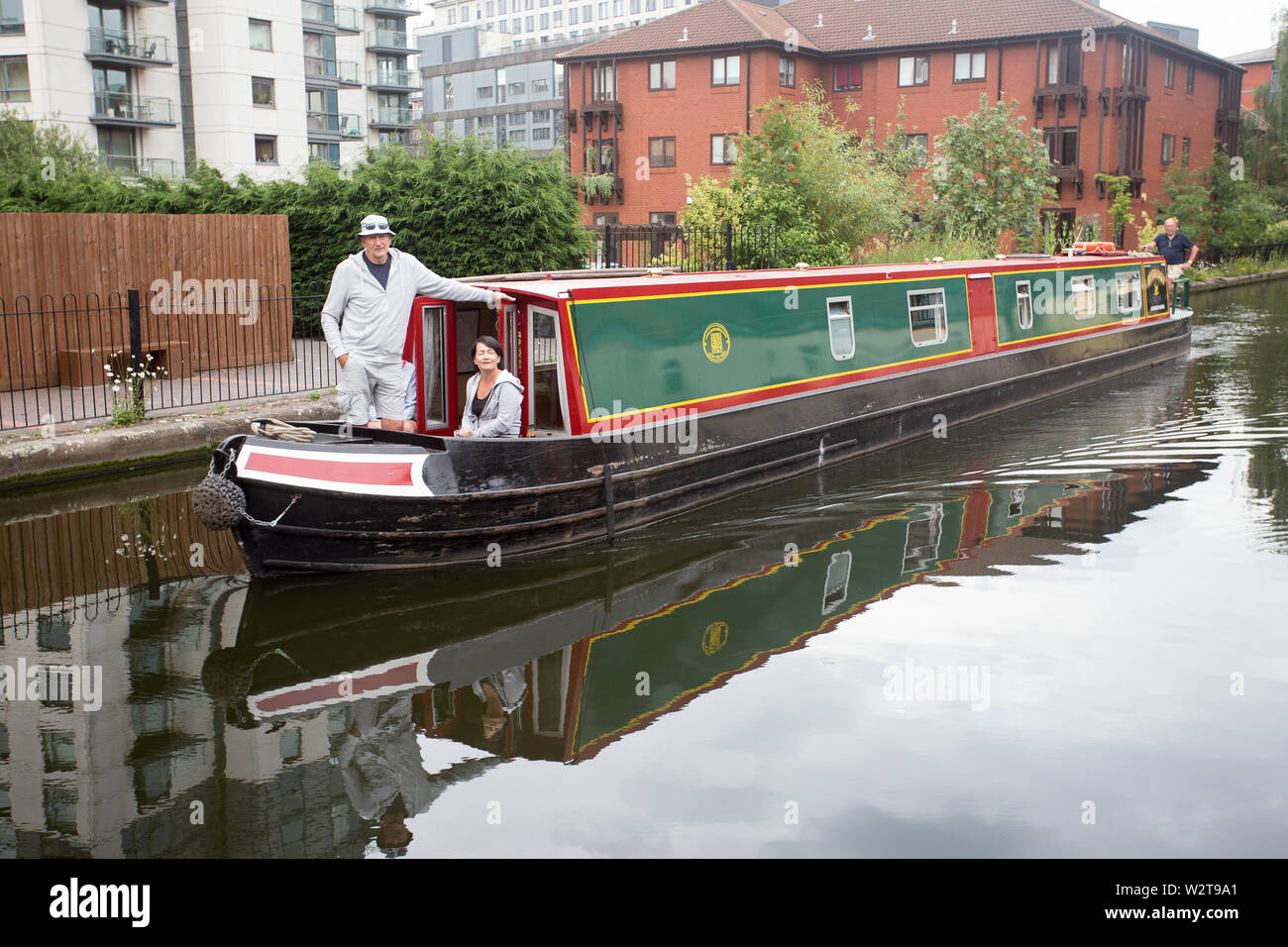 Birmingham canal barge hi-res stock photography and images - Alamy
