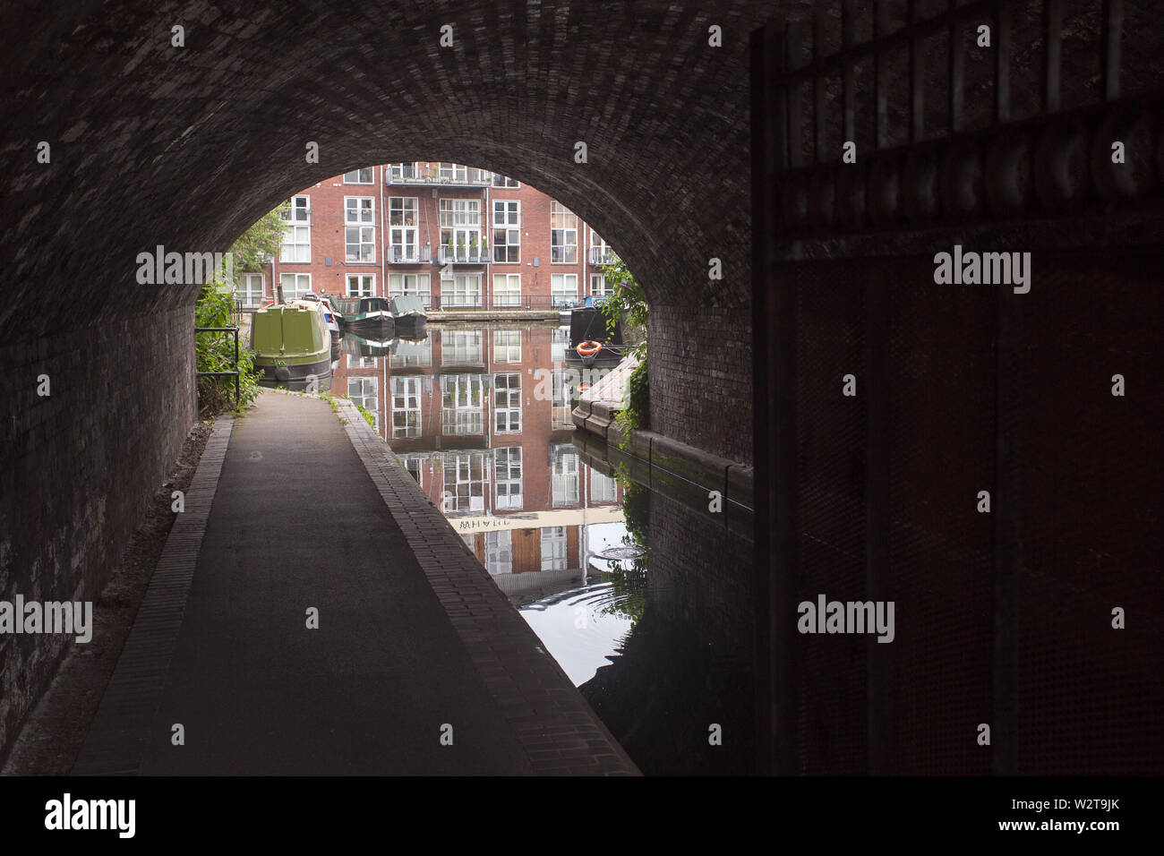 Birmingham worcester canal hi-res stock photography and images - Alamy