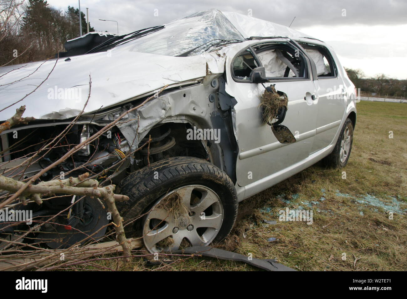 Accident emergency ambulance speeding incident hi-res stock photography ...